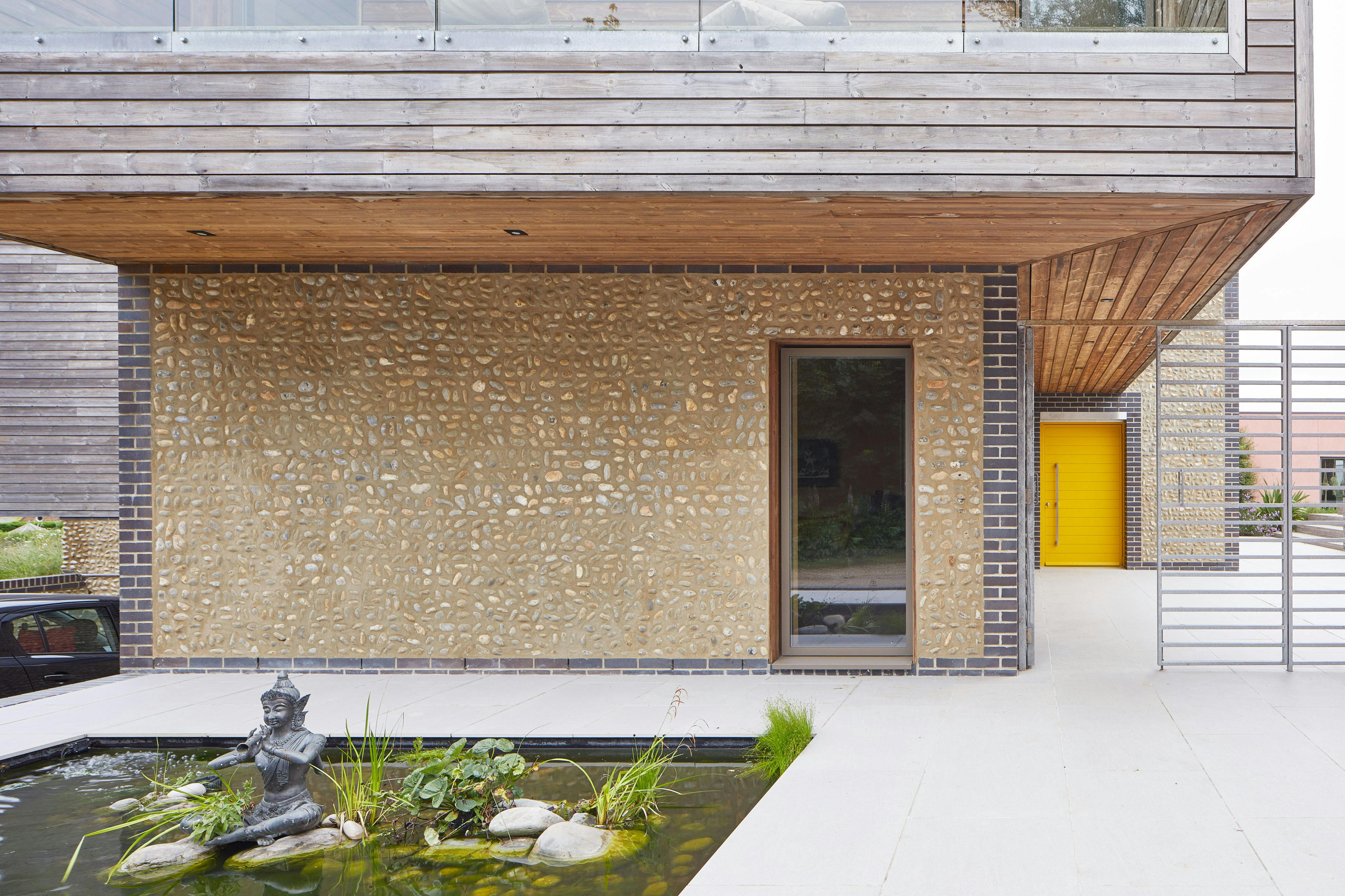 6 steps to choose front door for house with timber cladding | Urban Front