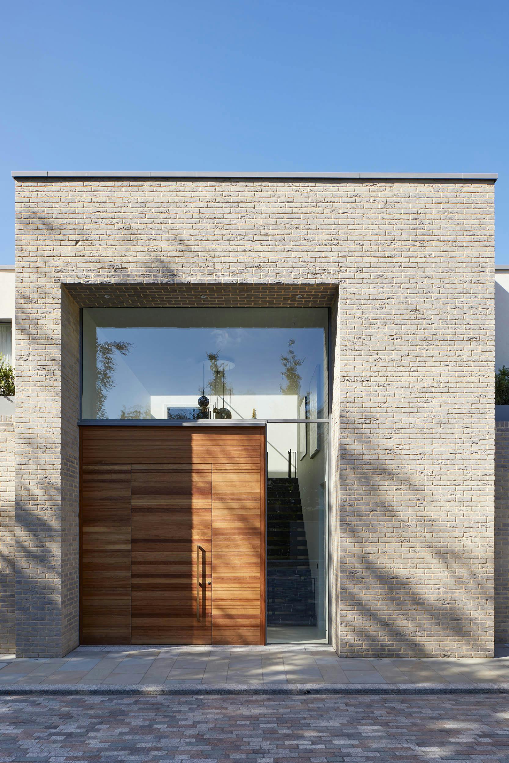 How to choose the right entrance configuration for your house | Urban Front