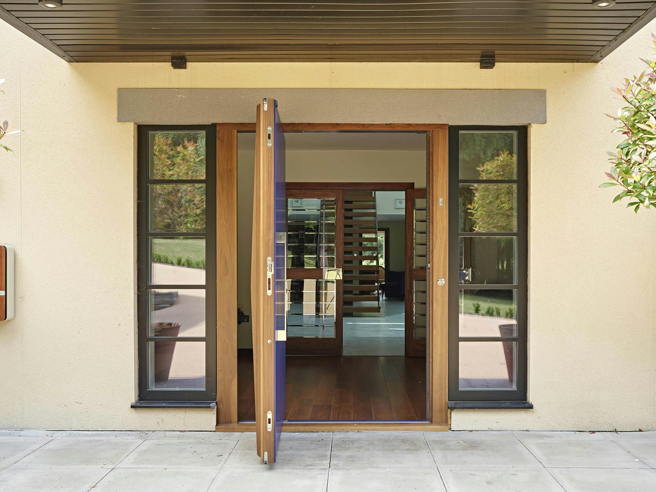 Dual doors | Urban Front