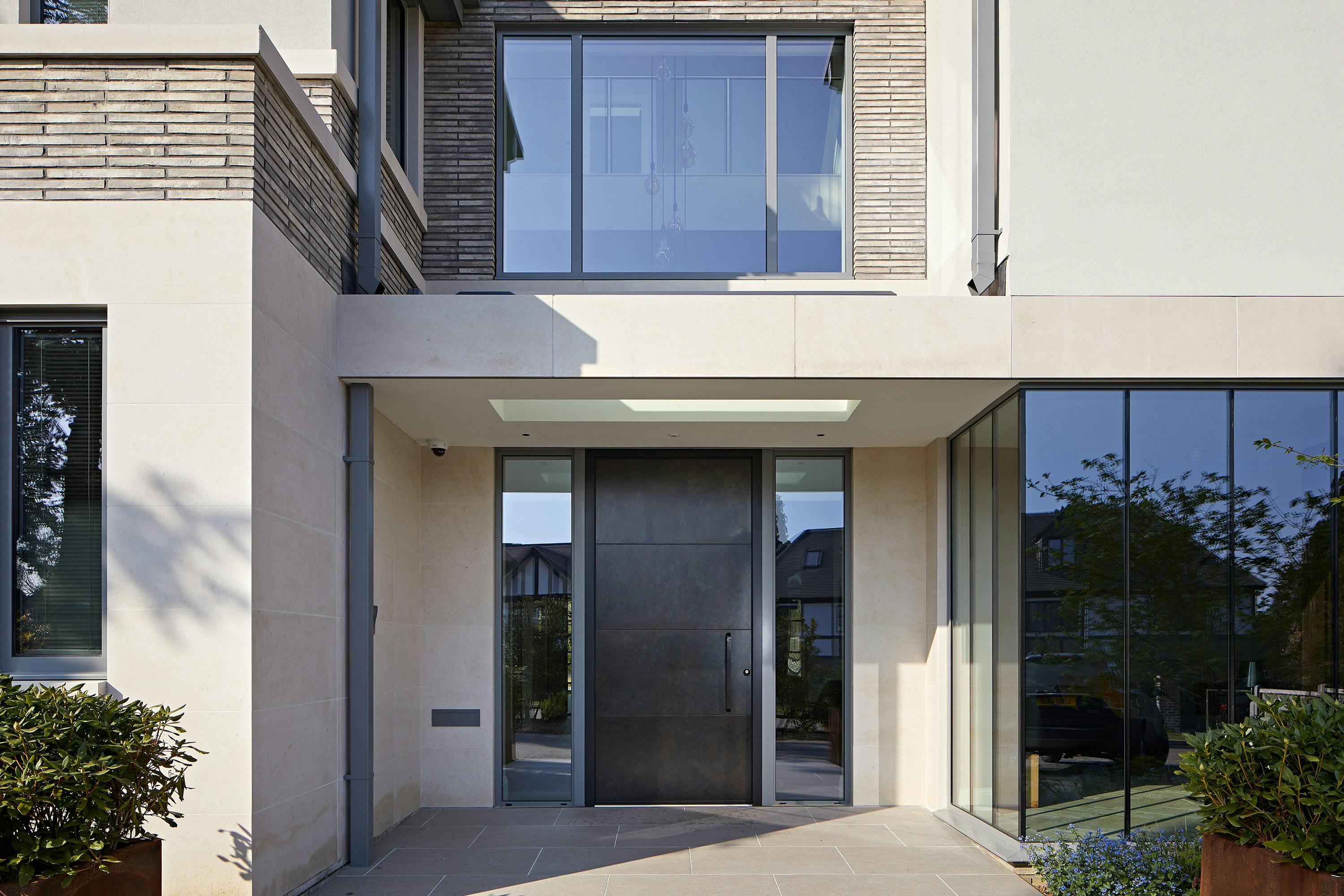 Metallic doors | Urban Front