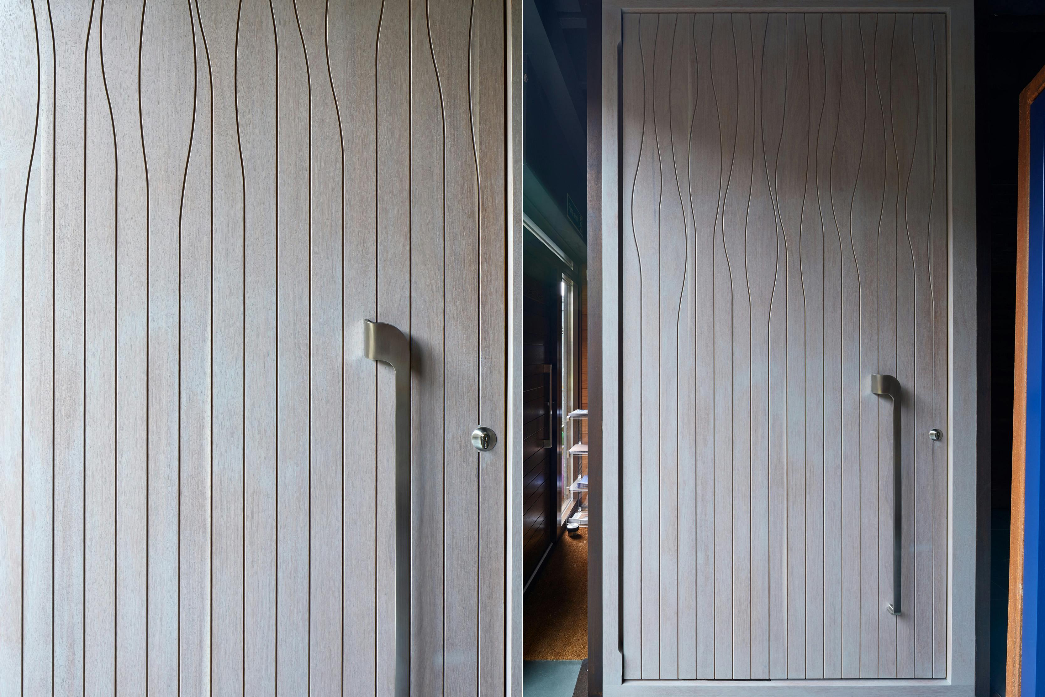 WAVi front door | Urban Front